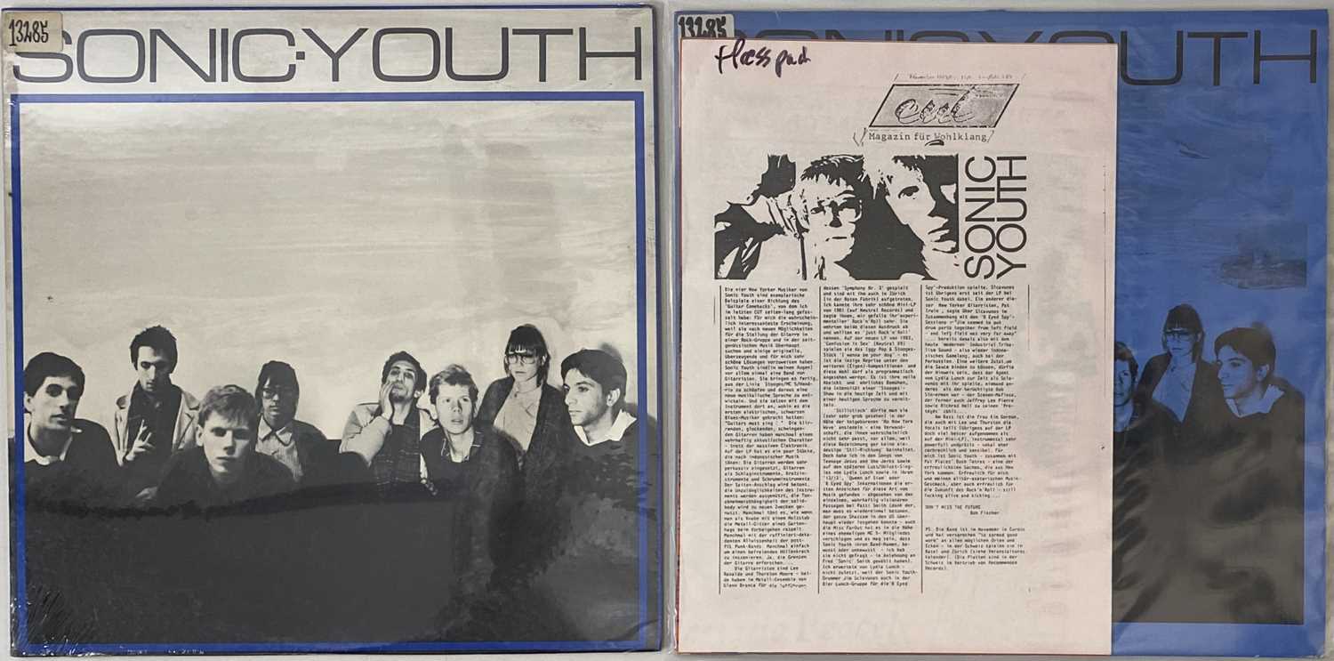 Lot 126 - SONIC YOUTH - SONIC YOUTH - COLLECTORS PACK