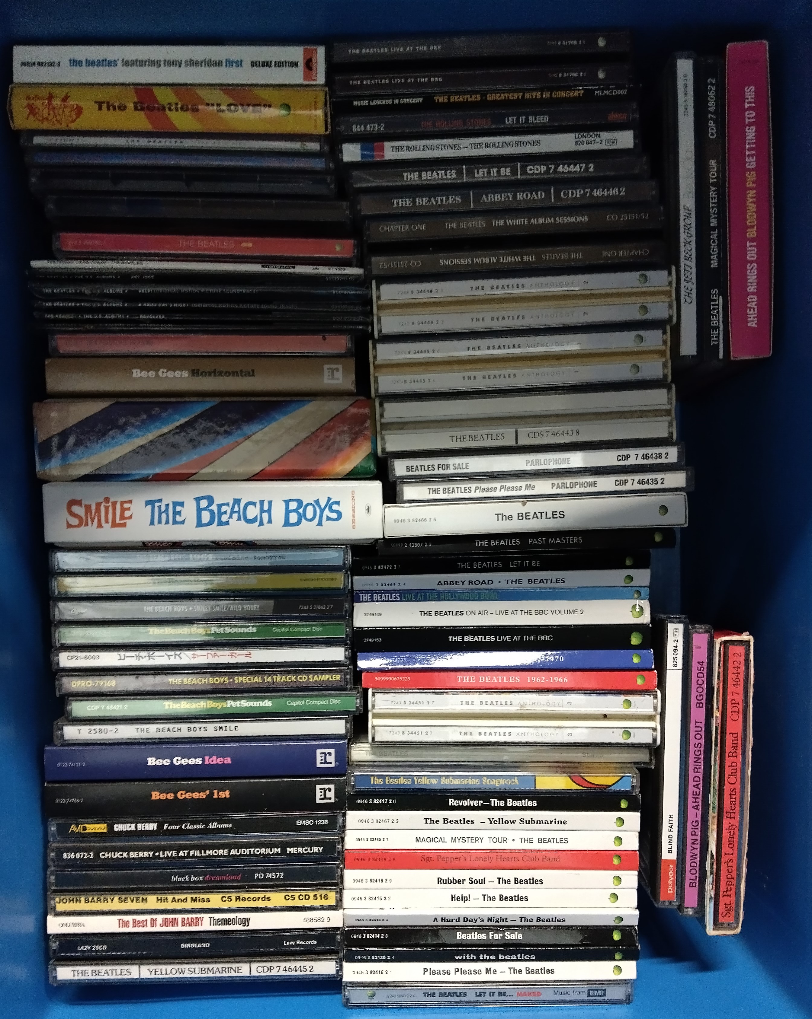 Lot 33 - MIXED ROCK AND POP AND RELATED CDS